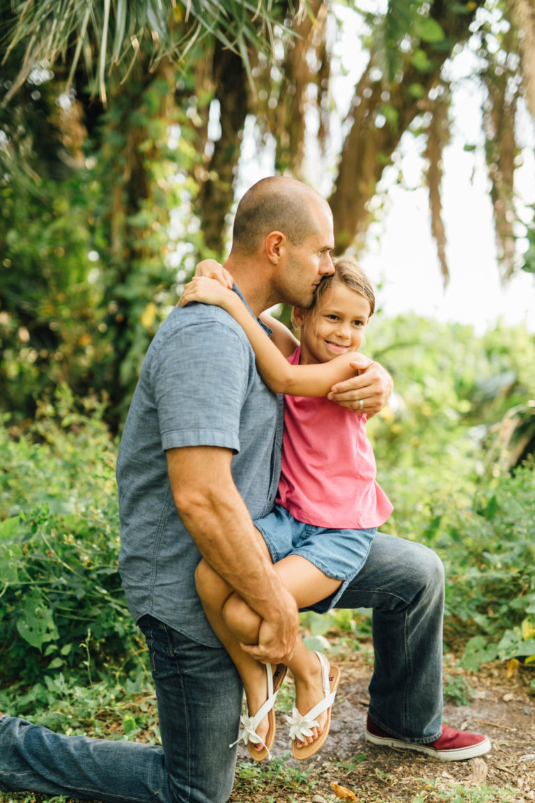 The Akers At Home | ComePlum